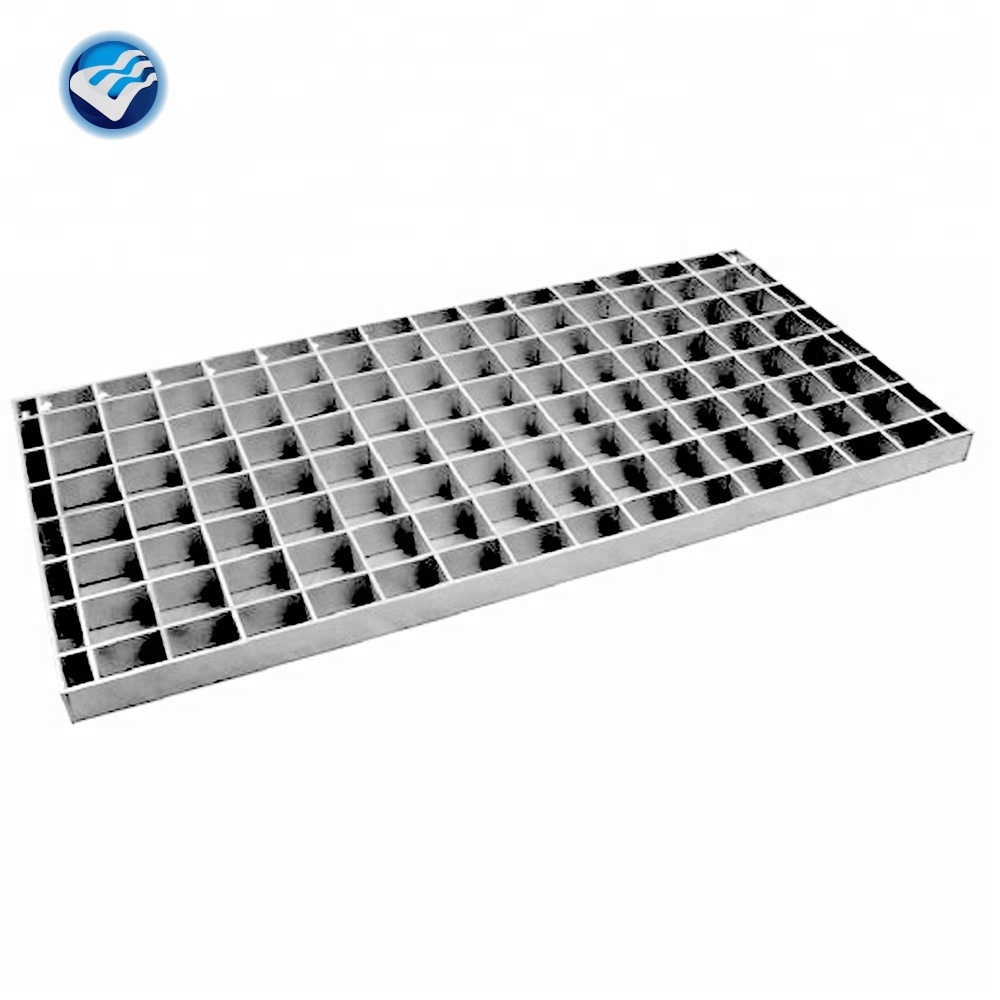 RIGHT - Aluminium 10x10 Crimped Wire Mesh Trench Bar Grating PRODUCTS