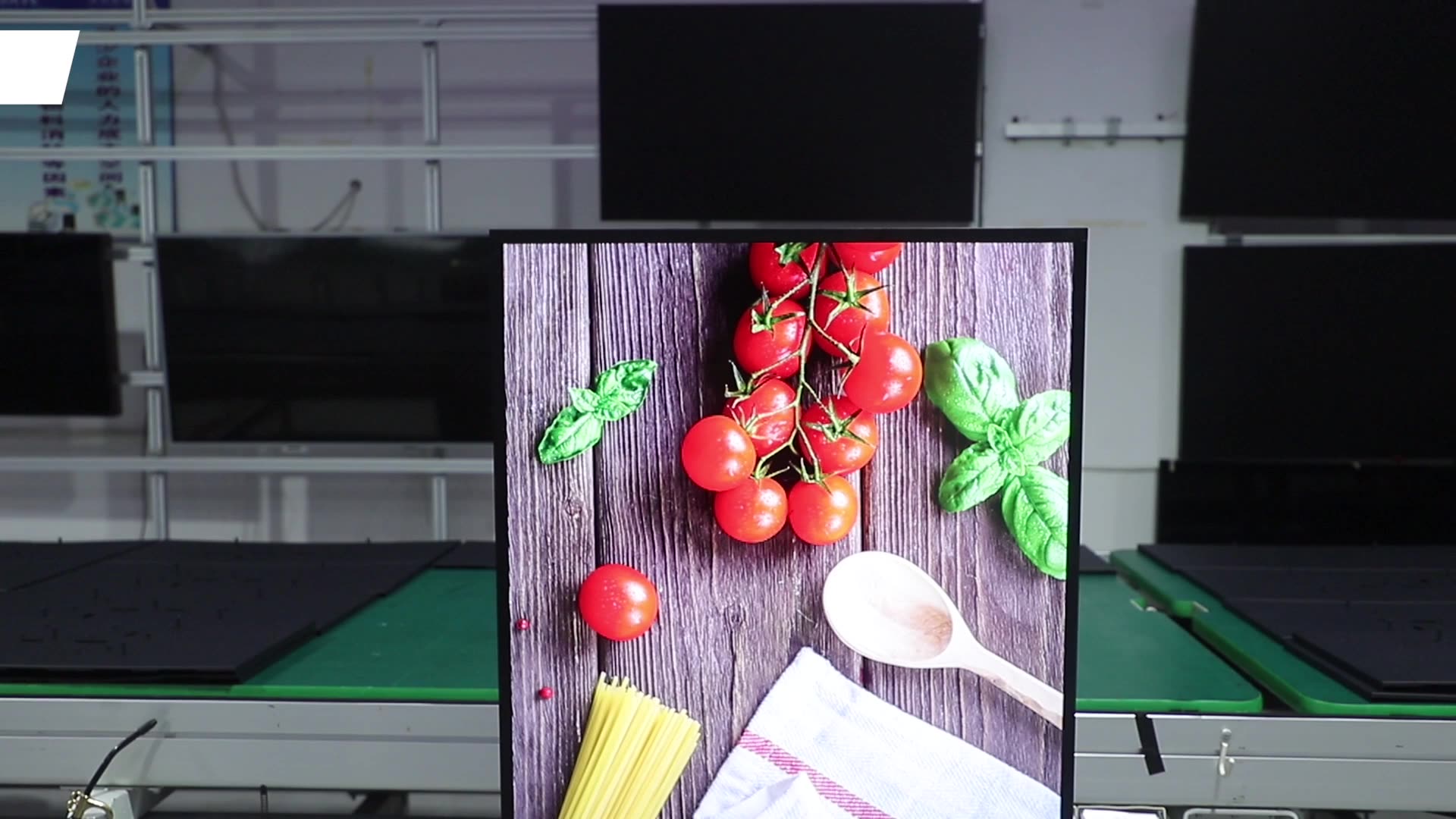 KOSINTEC - New Wall Mounted 22 Inch Exhibition Square Lcd Screen ...