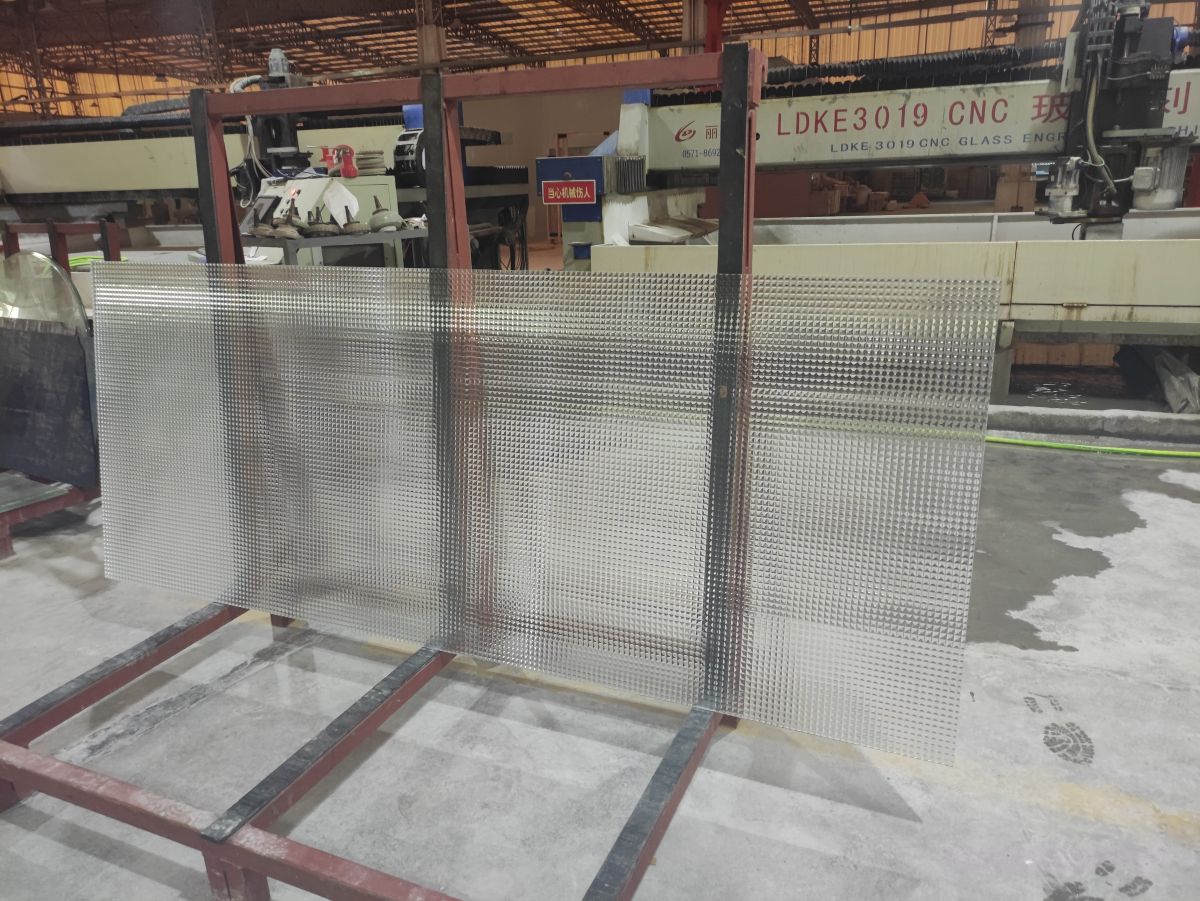 Electric engraving glass introduction - HongJia Glass
